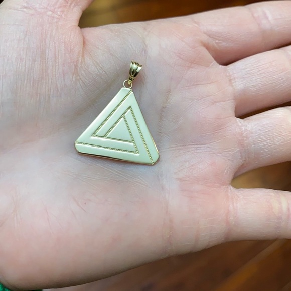 Element Shine | Jewelry | 4k Solid Gold The Impossible Penrose Triangle ...